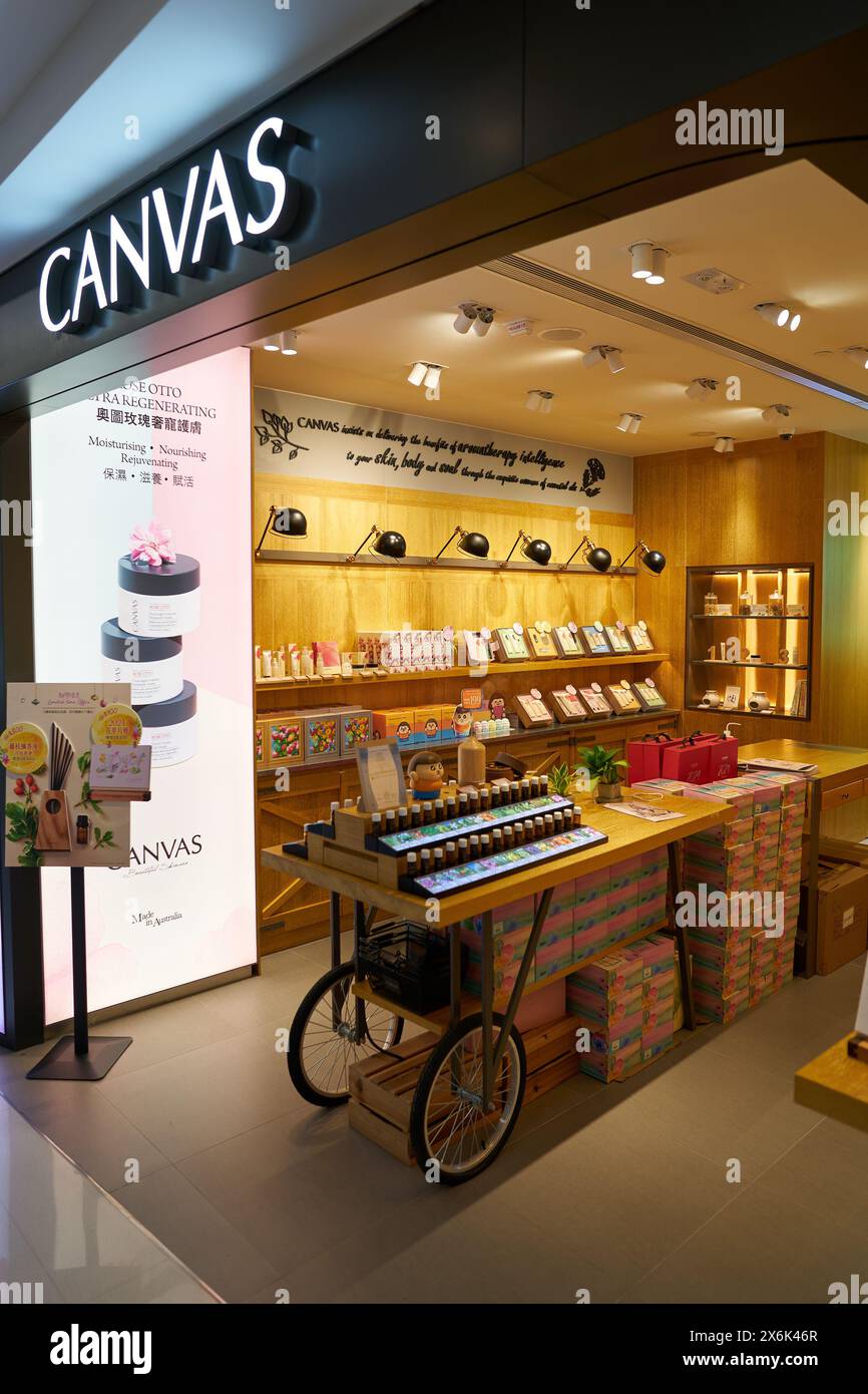 Canvas for sale at mall hi-res stock photography and images - Alamy