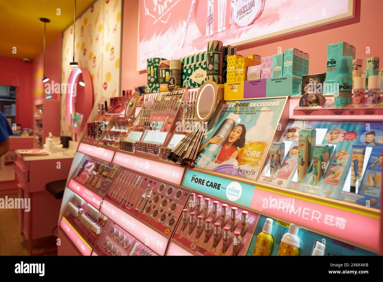Benefit make up store hi-res stock photography and images - Alamy