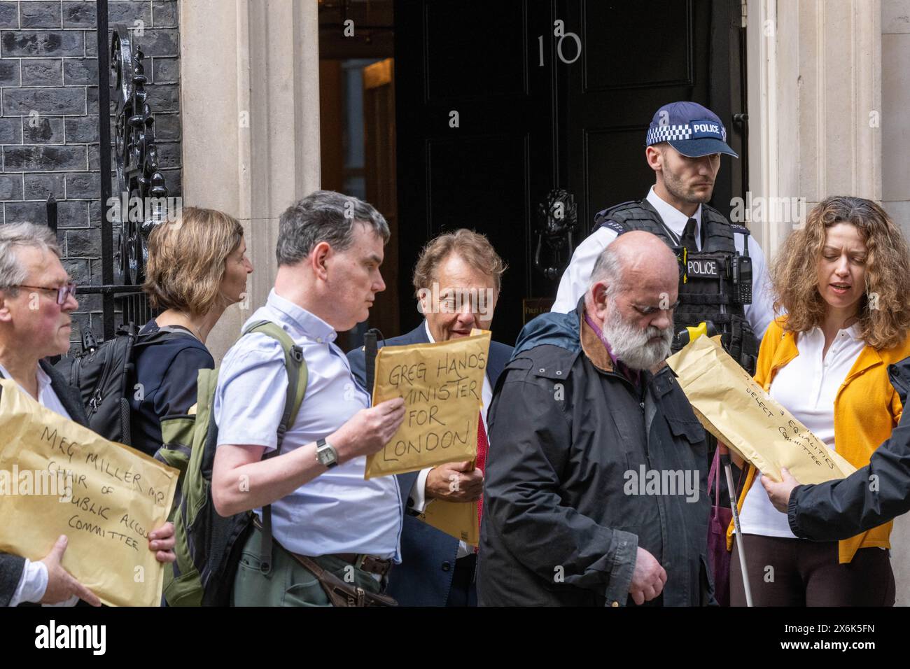 Stop loss policy hi-res stock photography and images - Alamy