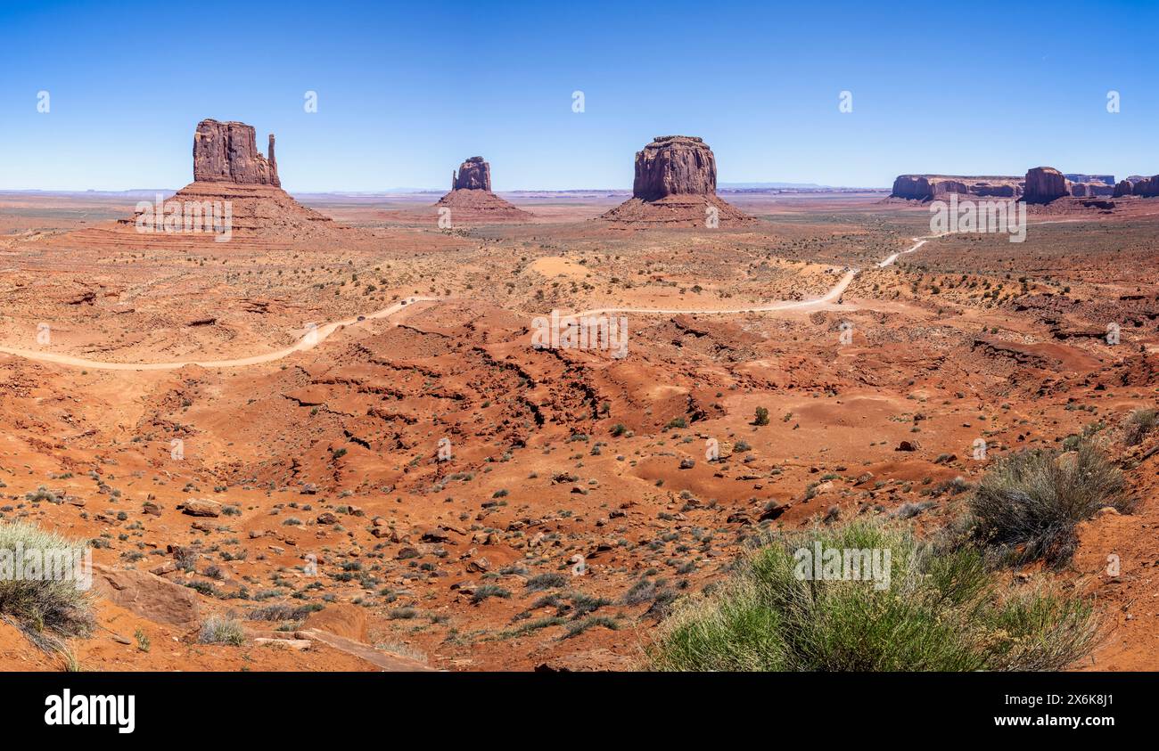 Panorama of the Mittens and Merrick Buttes in Monument Valley, Arizona ...
