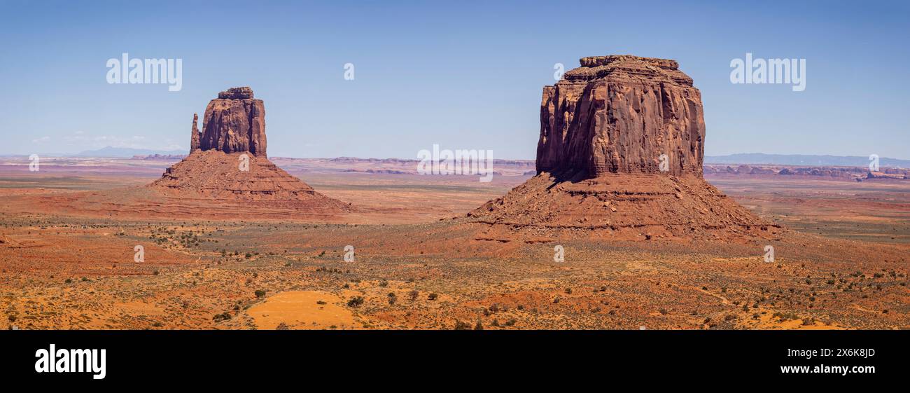 Panorama of the East Mitten and Merrick Buttes in Monument Valley ...