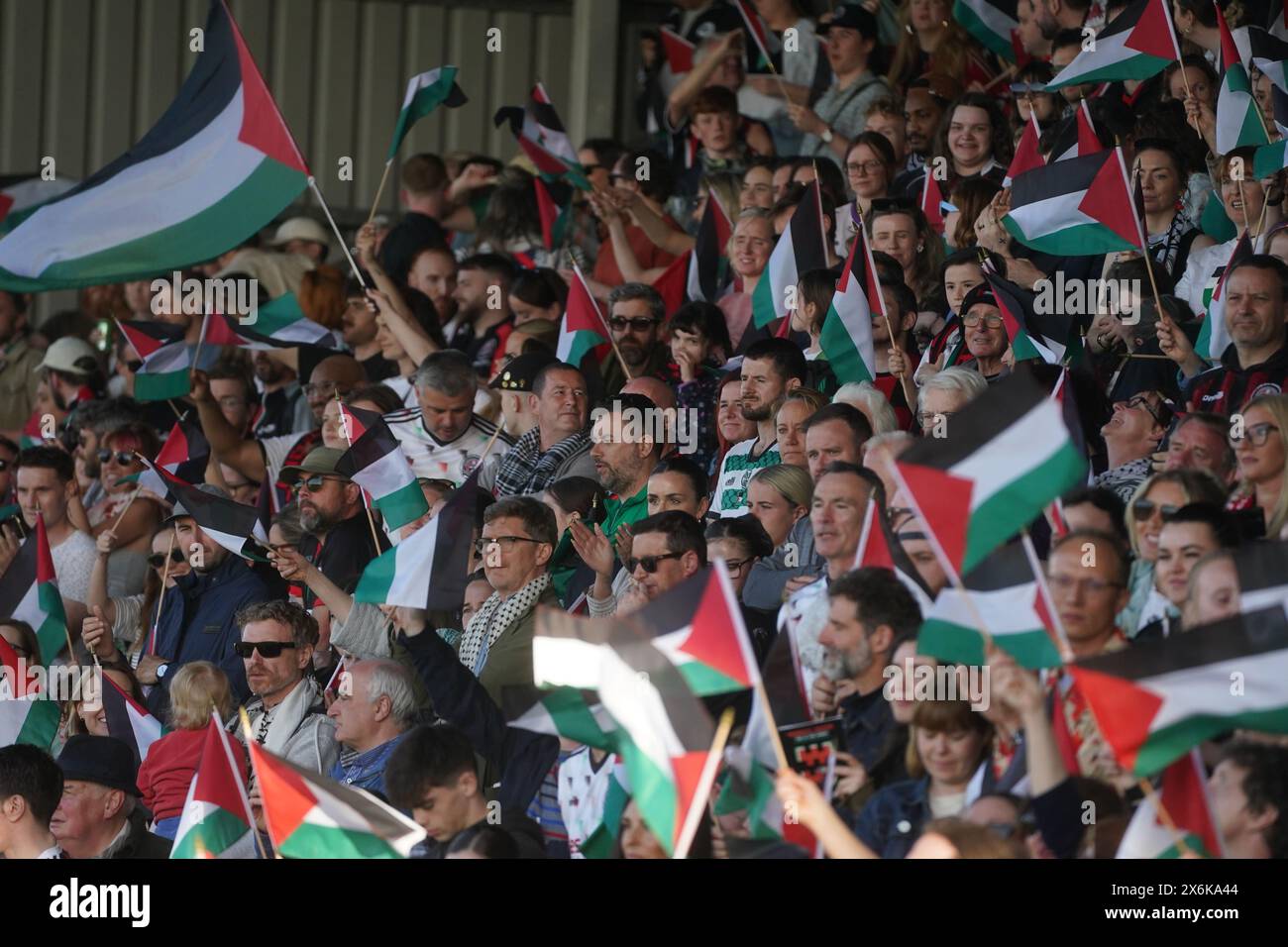 Palestinian football fans hi-res stock photography and images - Alamy