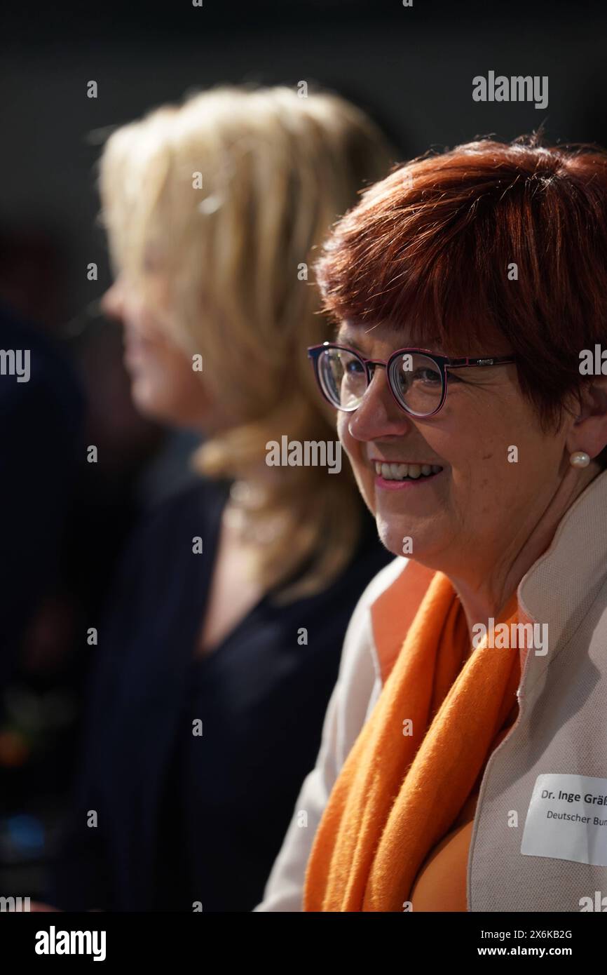 Mdm symbol hi-res stock photography and images - Alamy