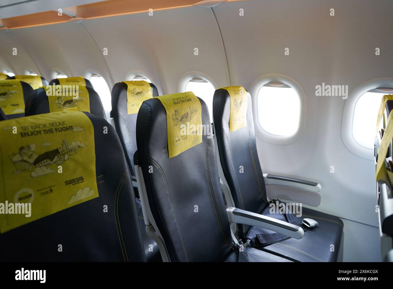 Airbus a321 interior hi-res stock photography and images - Alamy