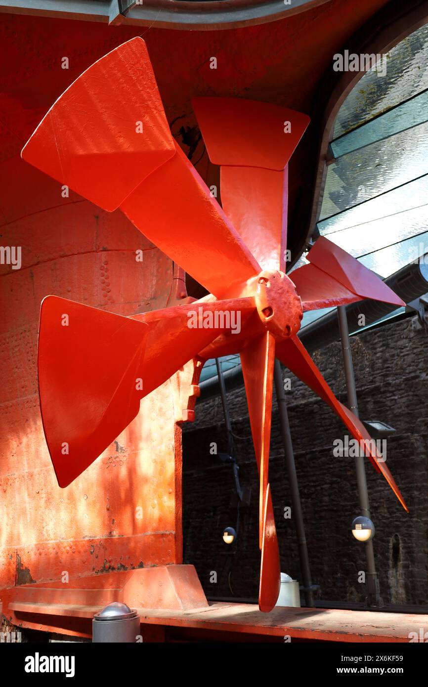 Bristol, England- March 29, 2024: Big propeller in the dry dock of SS ...