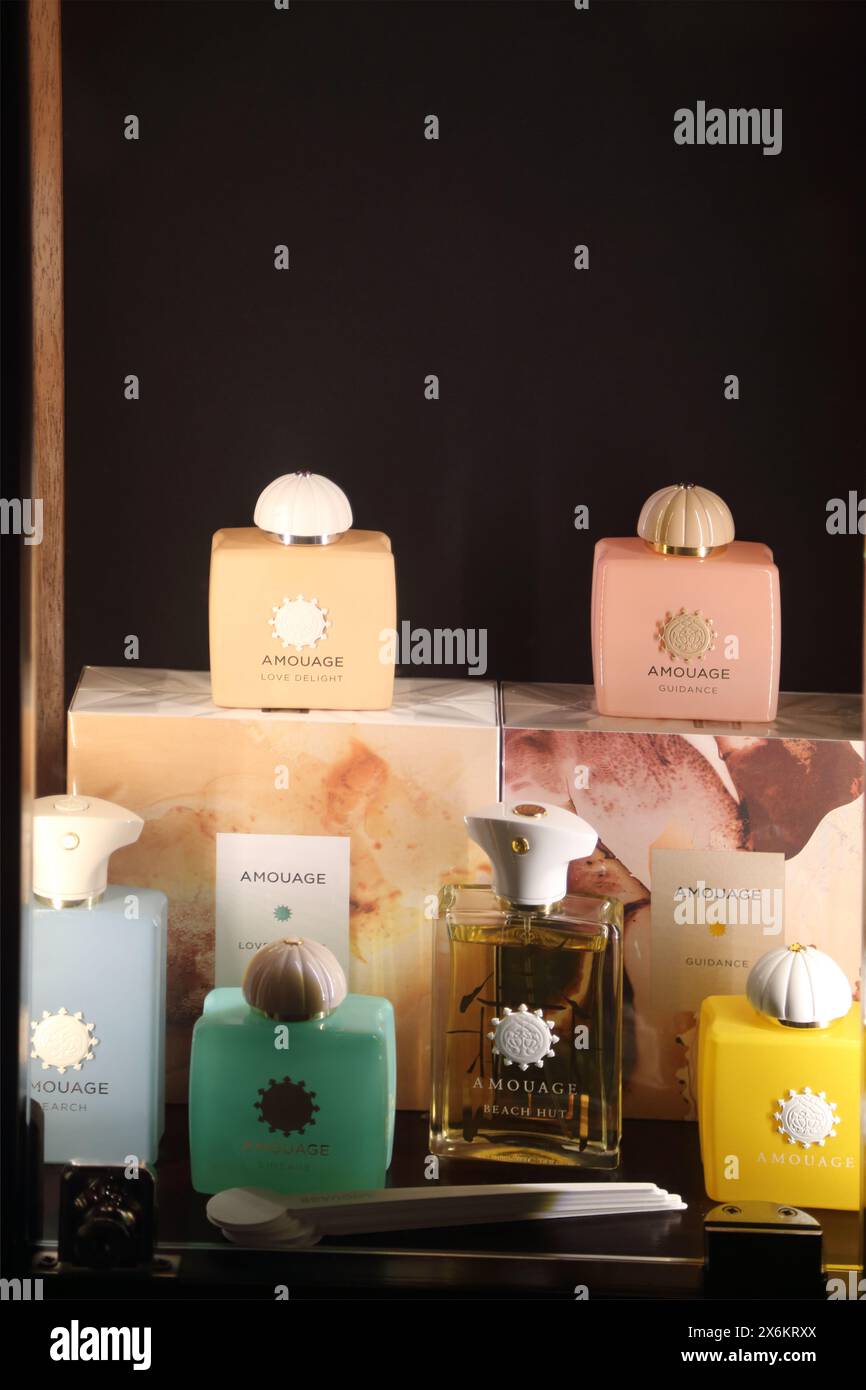 Amouage High Perfumery from the Sultanate of Oman in Fragrance Shop ...