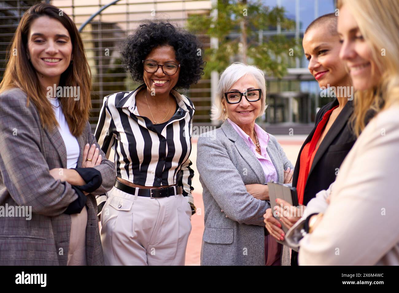 Group of people formal clothes hi-res stock photography and images - Alamy