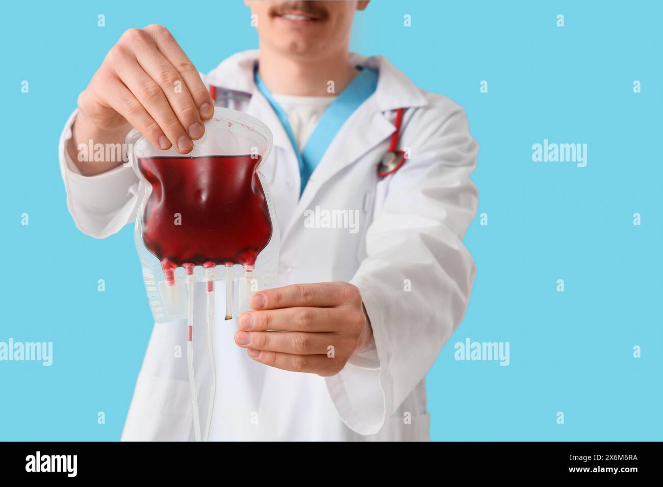 Male doctor blood pack hi-res stock photography and images - Alamy