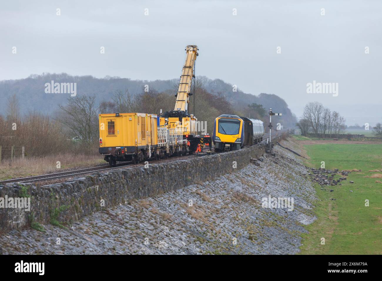 125 tonne kirow railway crane hi-res stock photography and images - Alamy