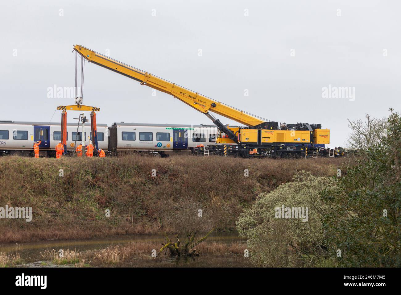 125 tonne railway crane hi-res stock photography and images - Alamy