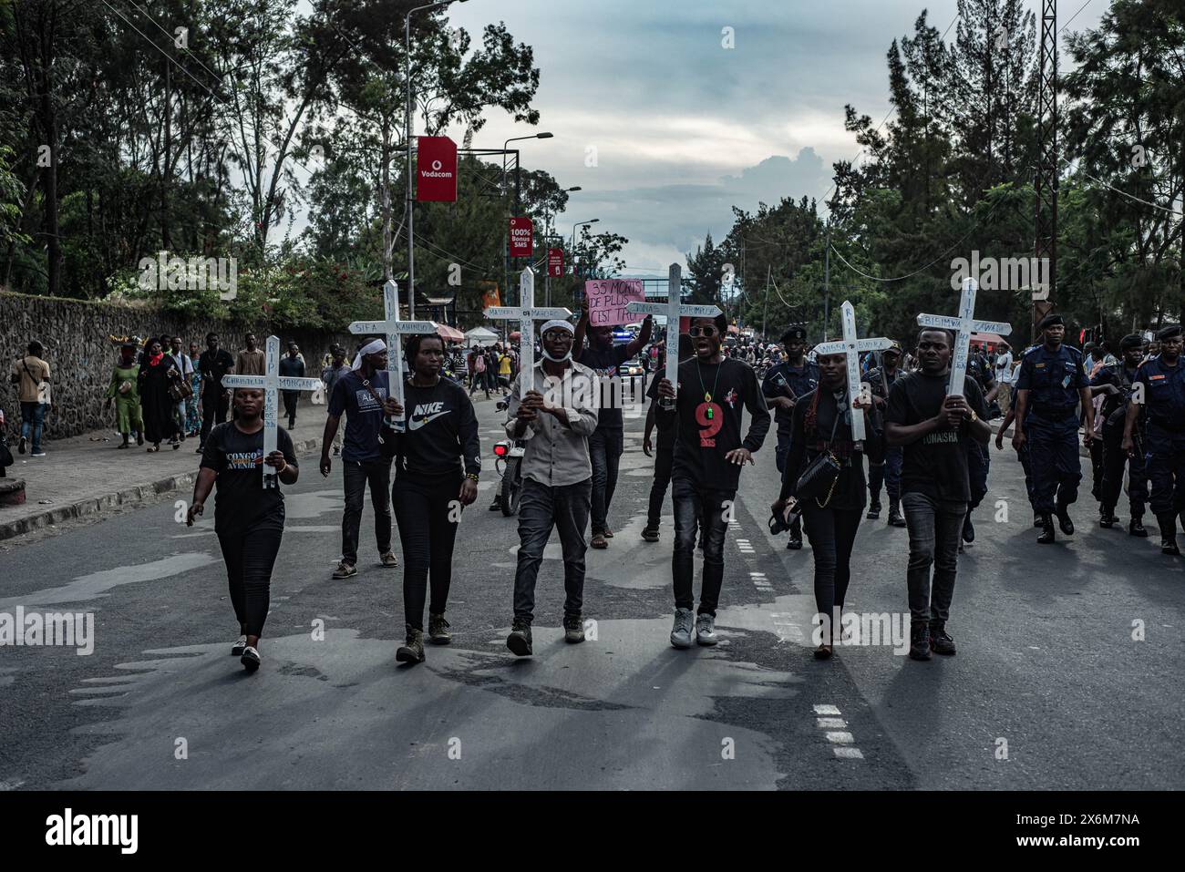 Goma, Dr Congo. 15th May, 2024. People are on their way to a funeral in ...