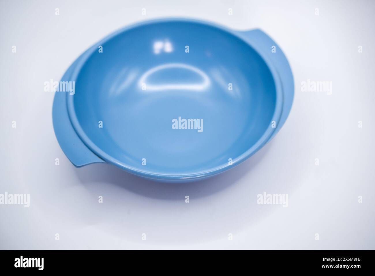 Antique porcelain pieces hi-res stock photography and images - Alamy