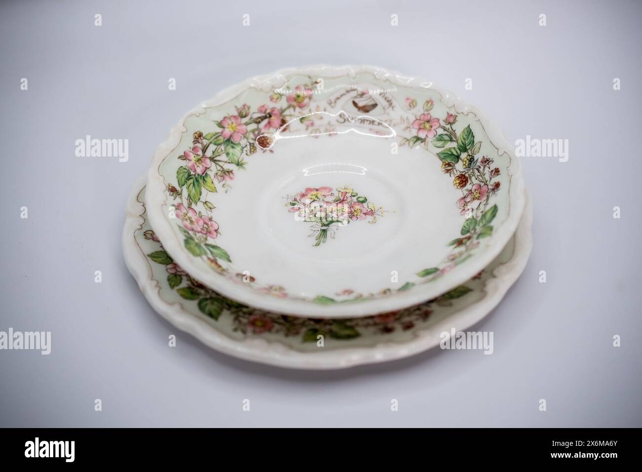 antique porcelain plates Stock Photo - Alamy