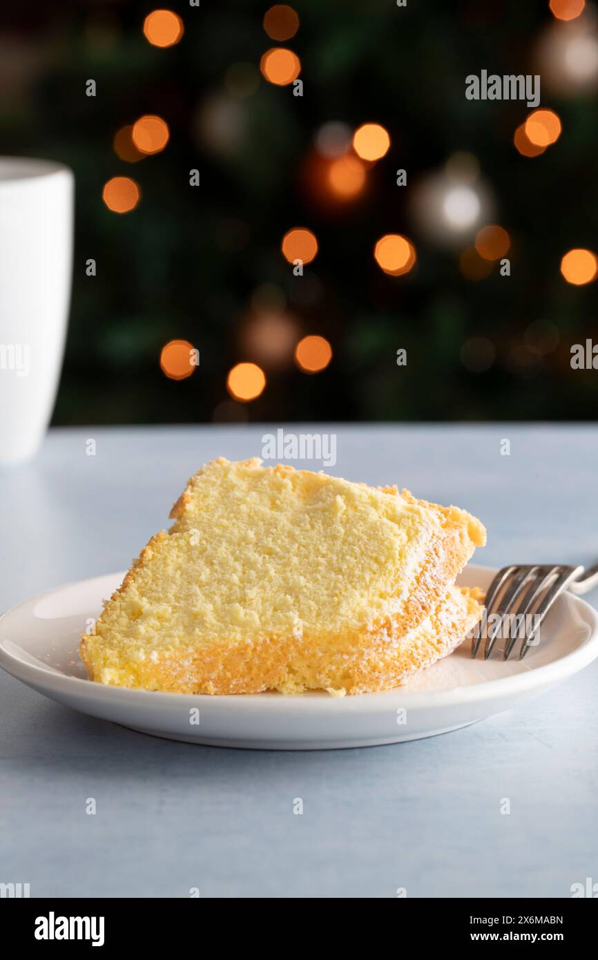 Savoy cake hi-res stock photography and images - Alamy