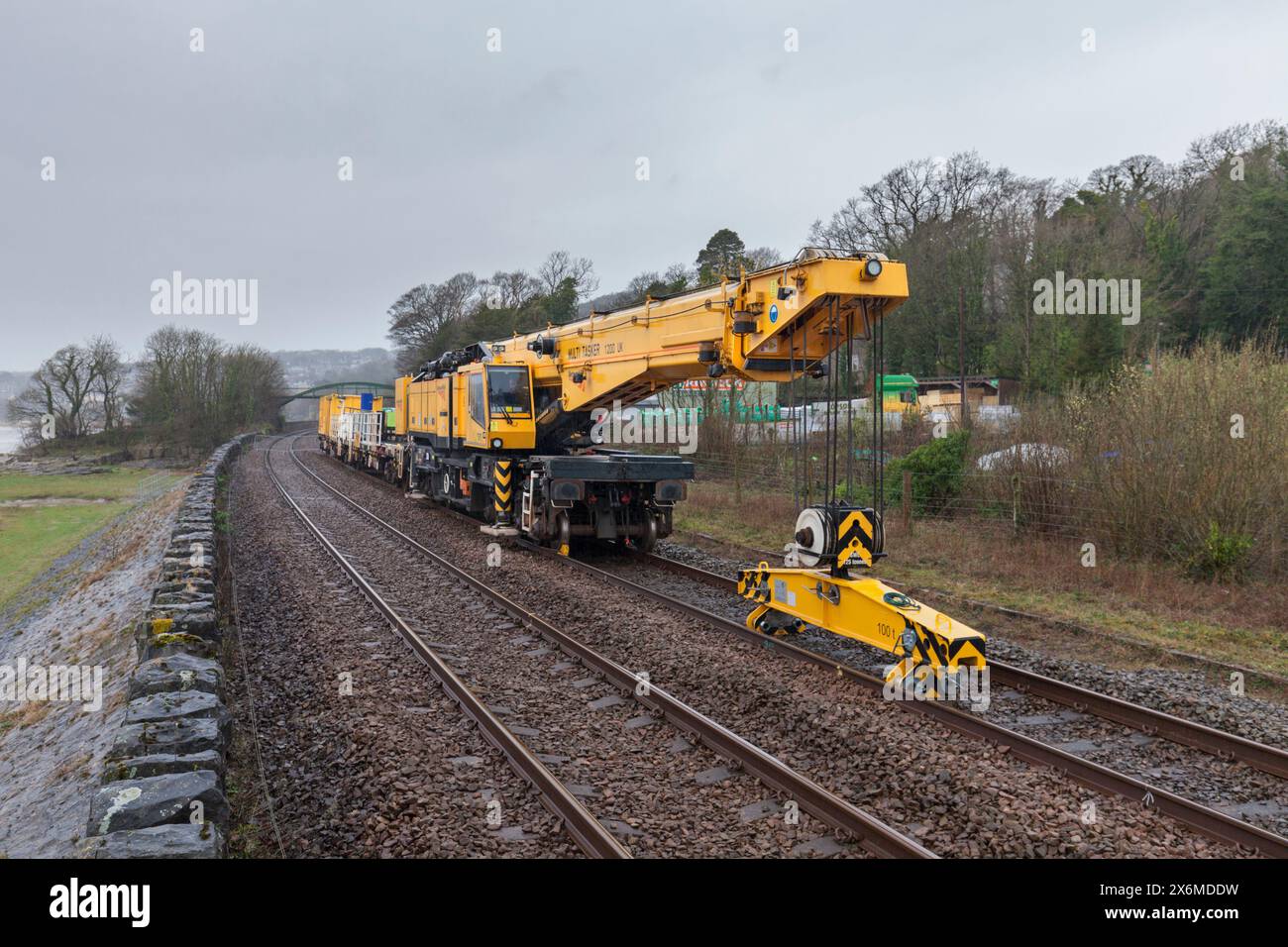 125 tonne railway crane hi-res stock photography and images - Alamy