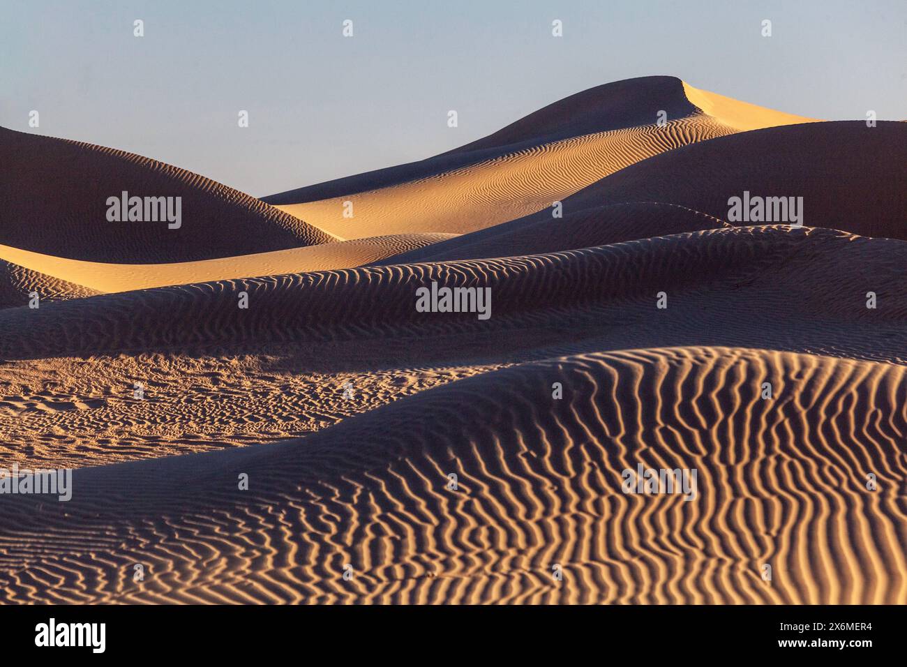 Wave pattern hi-res stock photography and images - Alamy