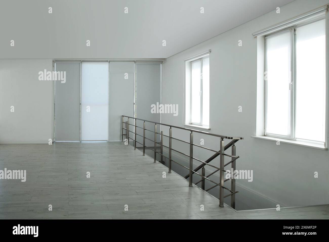 Empty hall laminate floor hi-res stock photography and images - Alamy