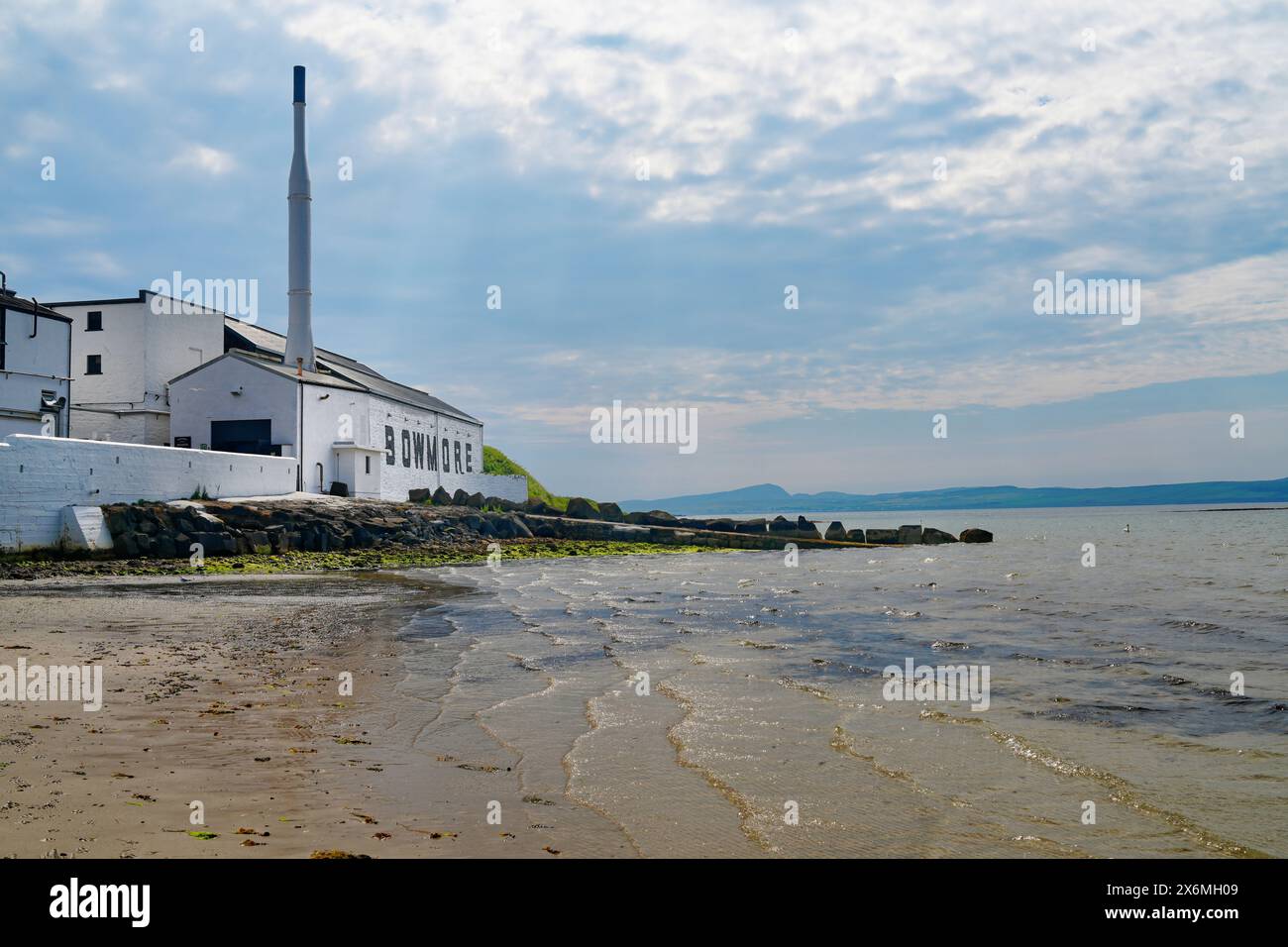 Great Britain, Scotland, Island of Islay, capital Bowmore with Bowmore ...