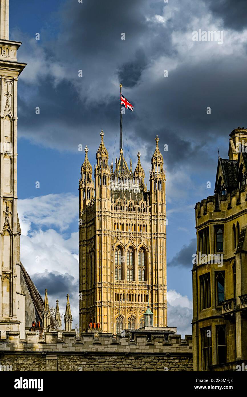 Union Jack flag, Victoria Tower, Palace of Westminster, London, England ...