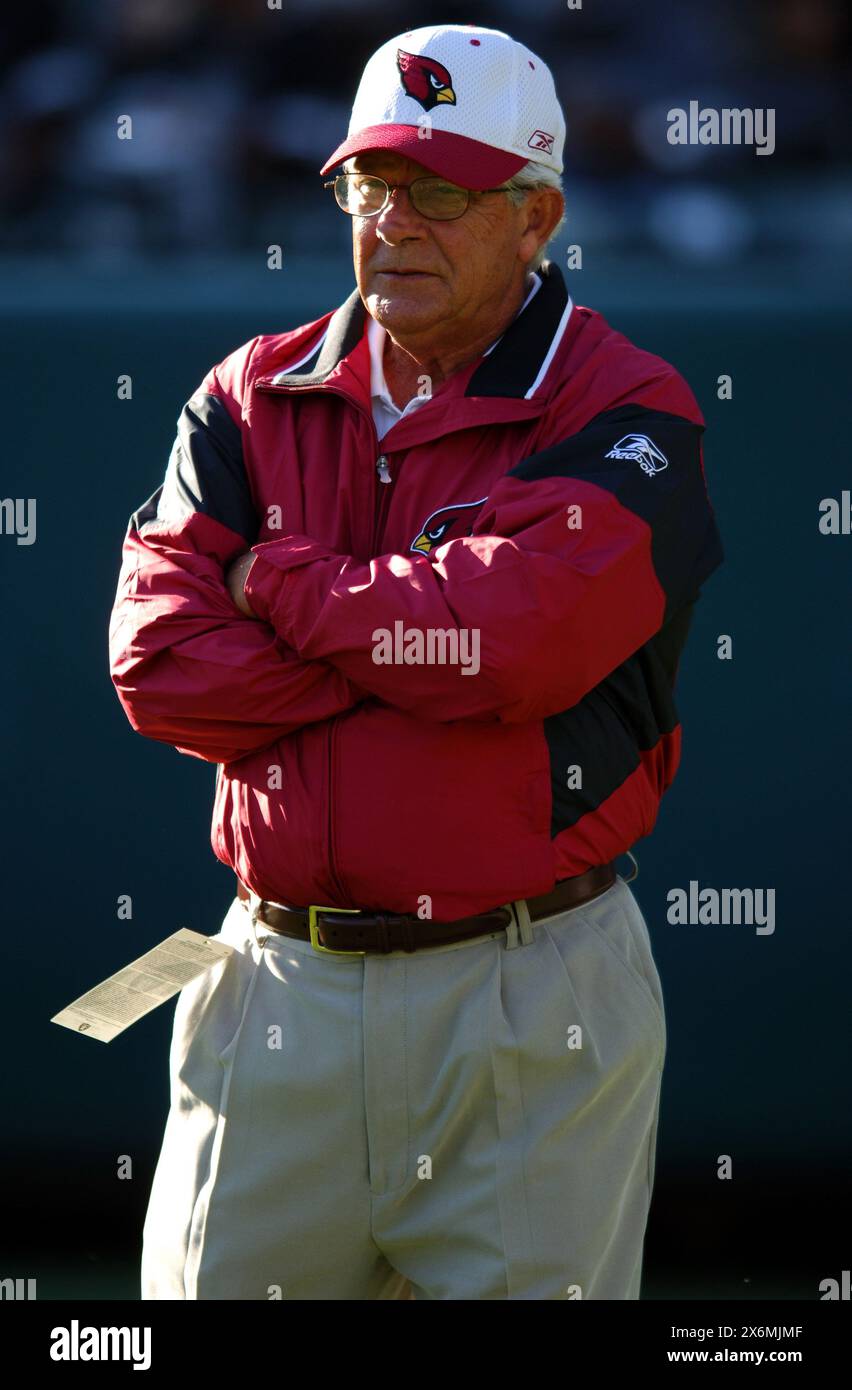 Arizona cardinals defensive line coach hi-res stock photography and ...