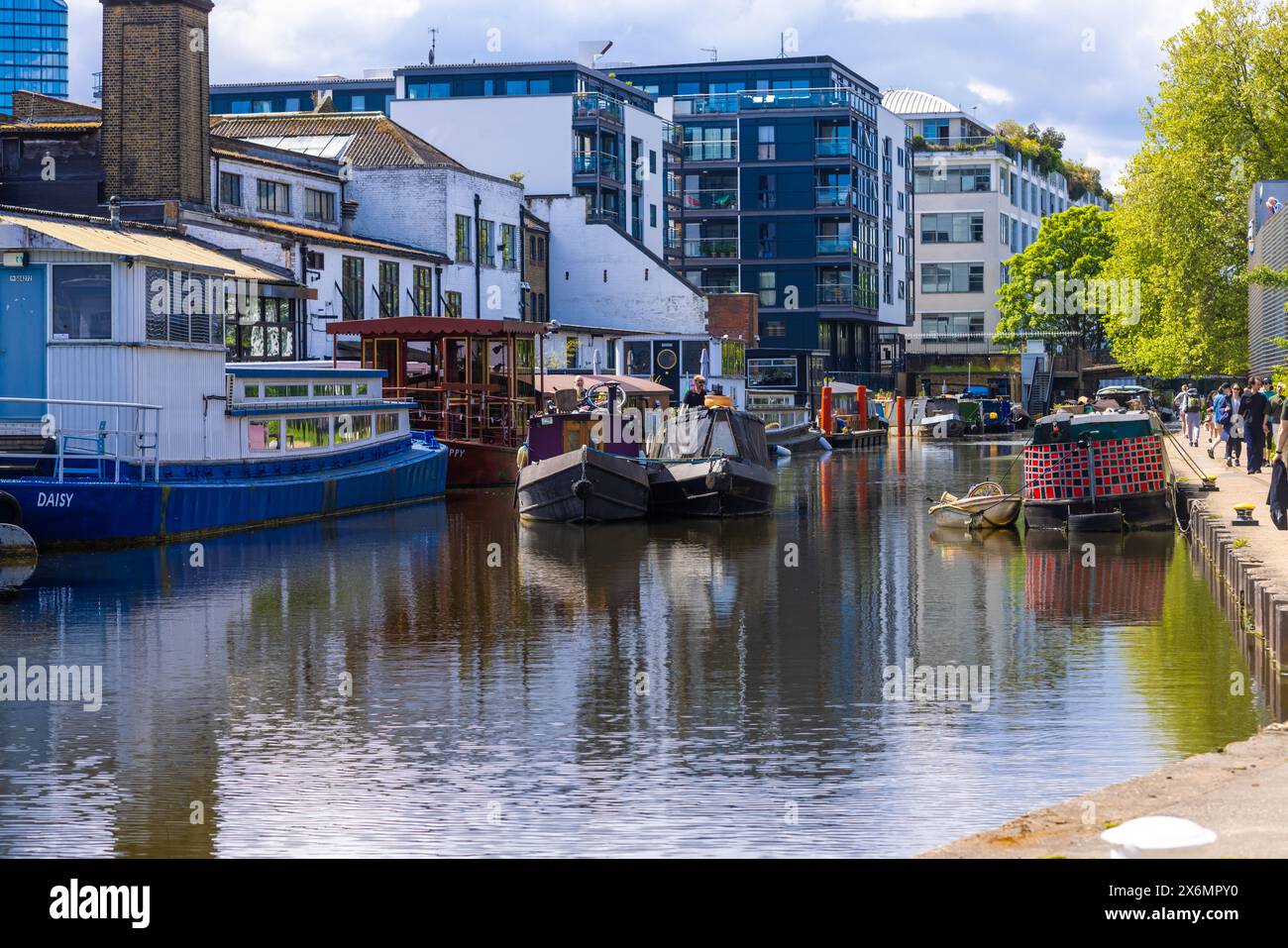London Life at City Road Lock Stock Photo - Alamy