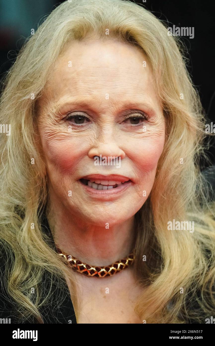 Cannes, France. 15th May, 2024. Faye Dunaway arrives on the Red Carpet ...