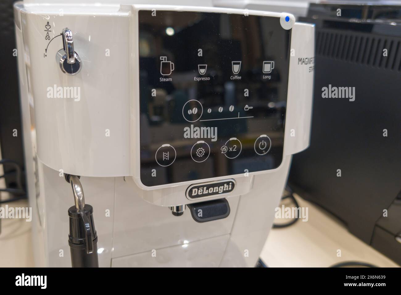 Bordeaux , France - 05 15 2024 : Delonghi logo brand and text sign ...