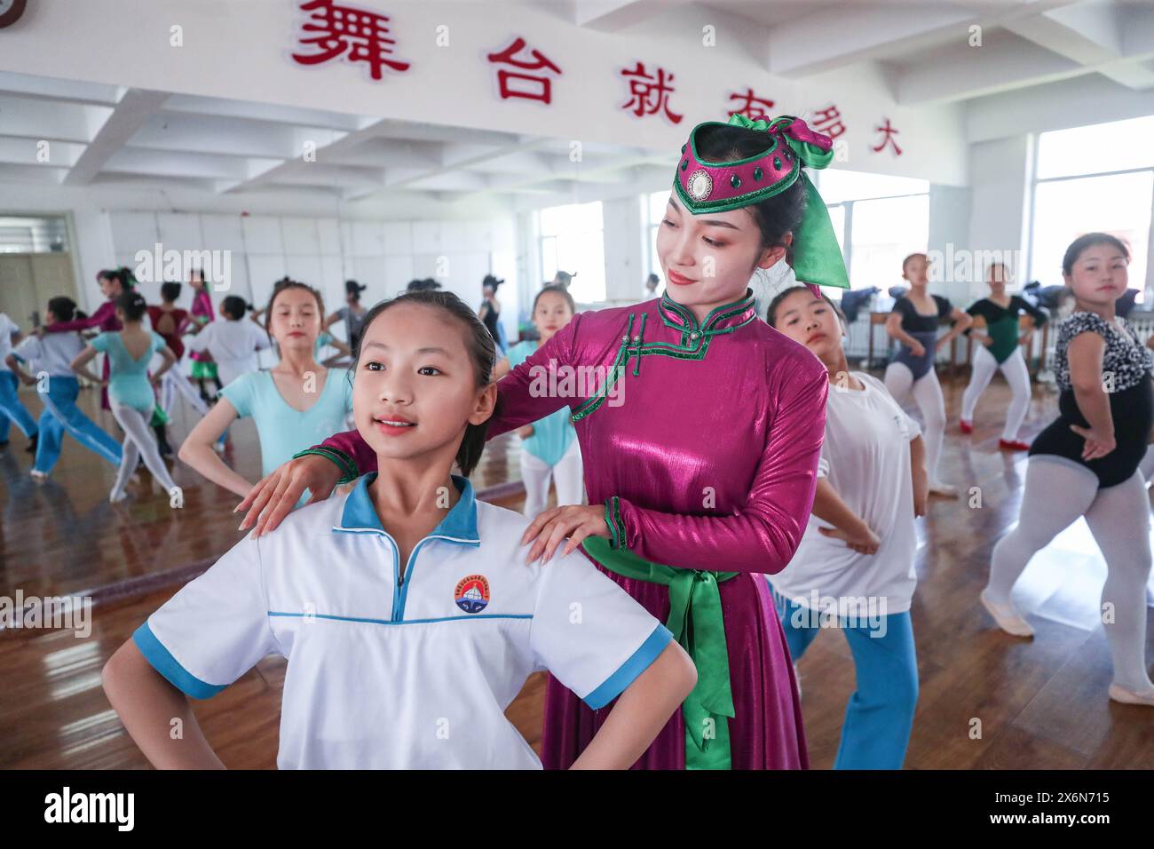 (240516) -- FUXIN, May 16, 2024 (Xinhua) -- A dancer from a local ...