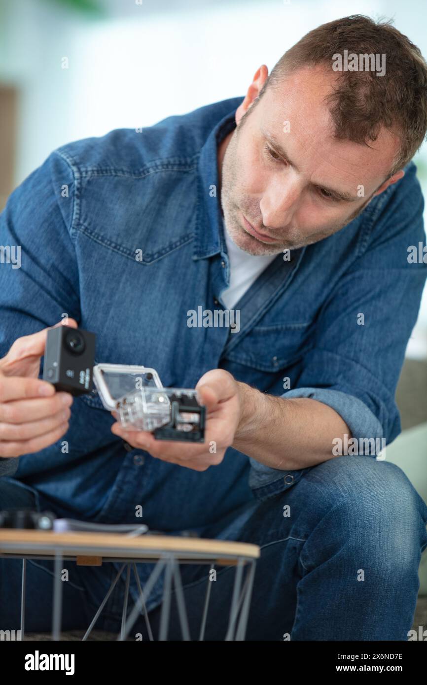 Employee mounting hi-res stock photography and images - Alamy