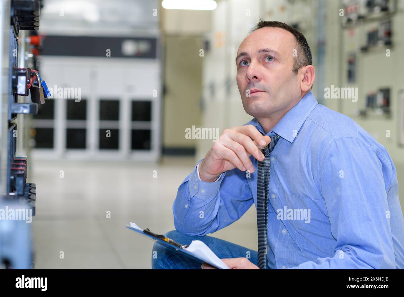 product head inspector doing a survey Stock Photo - Alamy