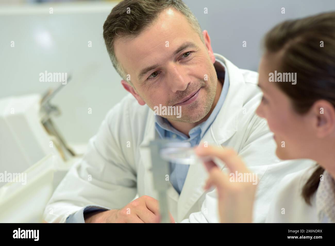 Lens making process hi-res stock photography and images - Alamy