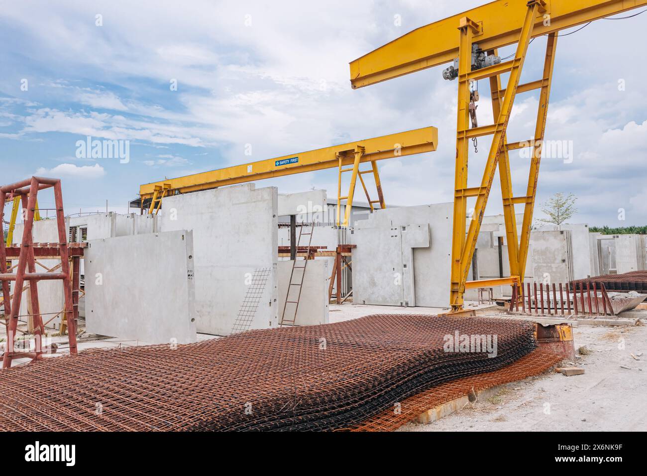 Precast concrete casting manufacturing plant, Cement products large ...