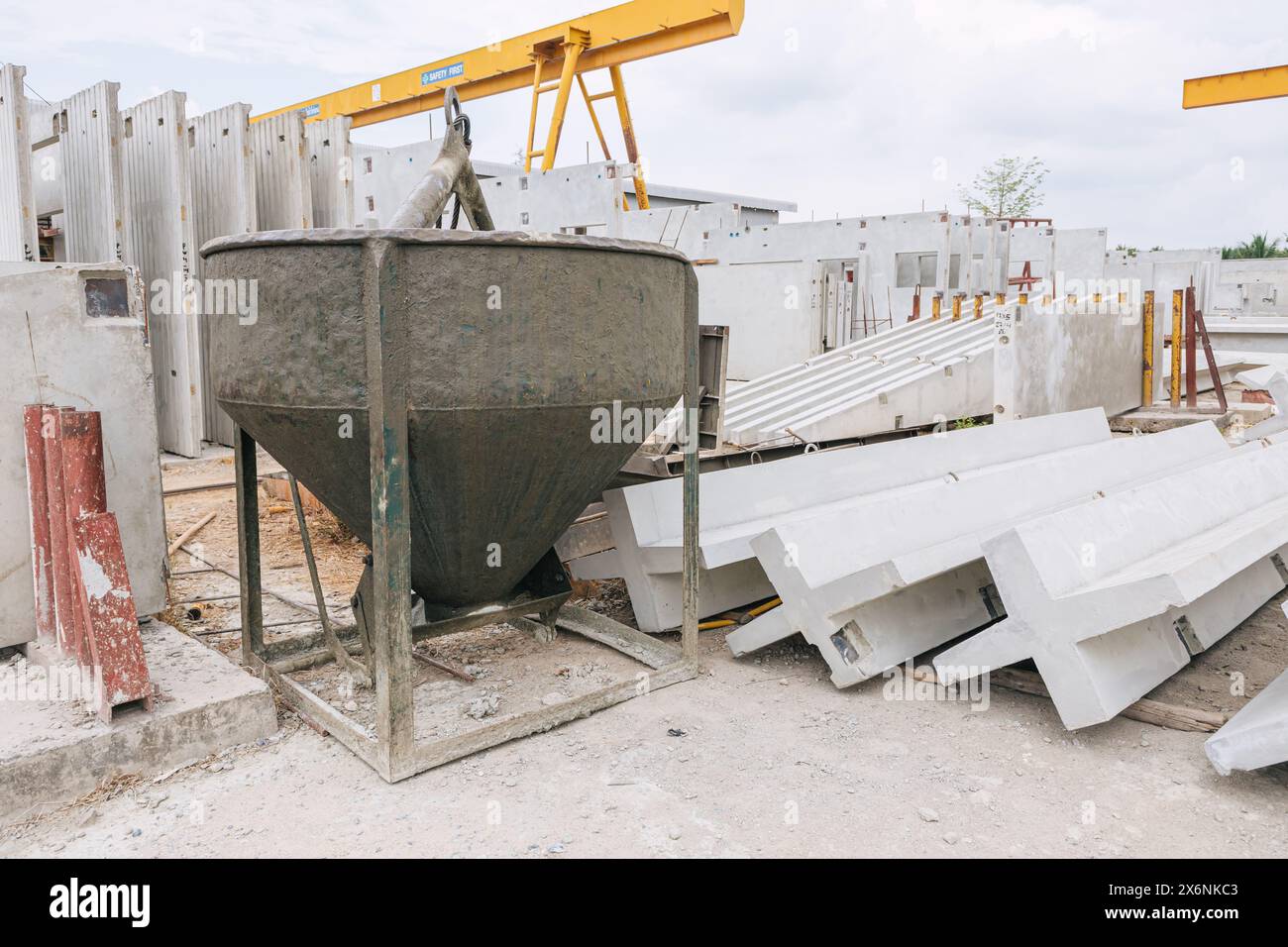 Precast concrete casting manufacturing plant, Cement products large ...