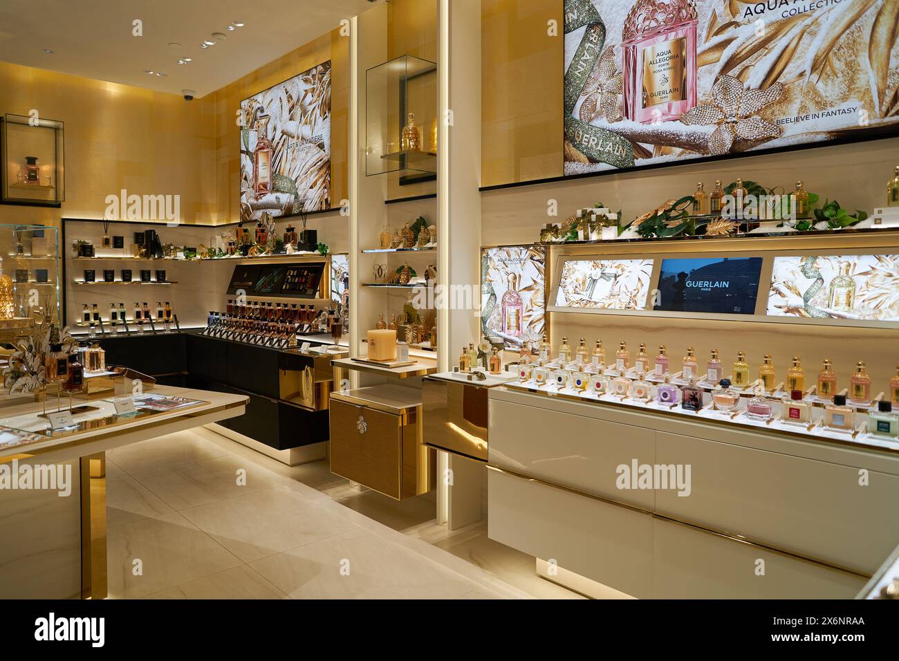Guerlain store hi-res stock photography and images - Alamy