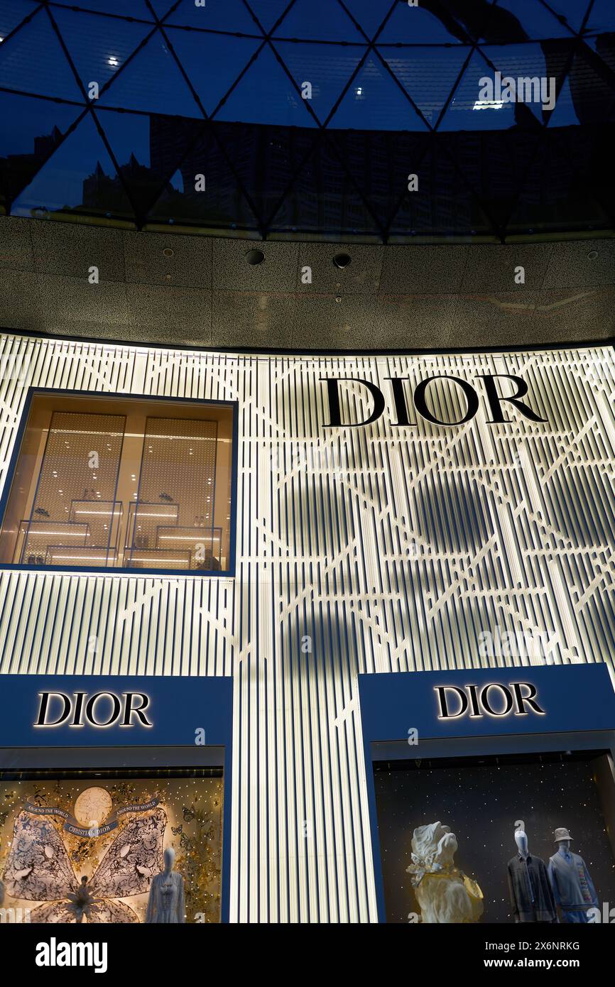 Ion orchard shopping mall 2023 hi-res stock photography and images - Alamy