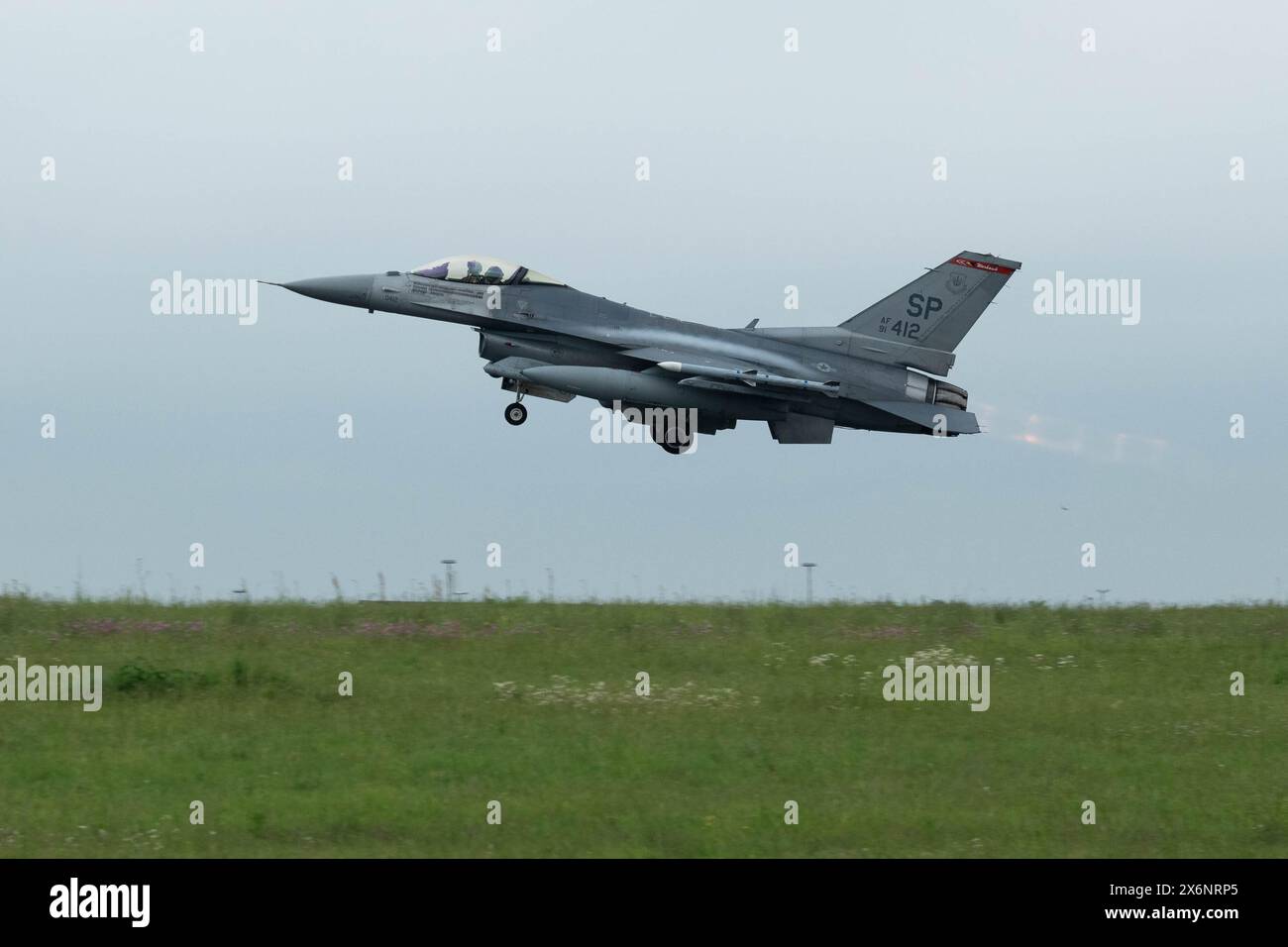 A U.S. Air Force F-16 Fighting Falcon, assigned to the 480th Fighter ...
