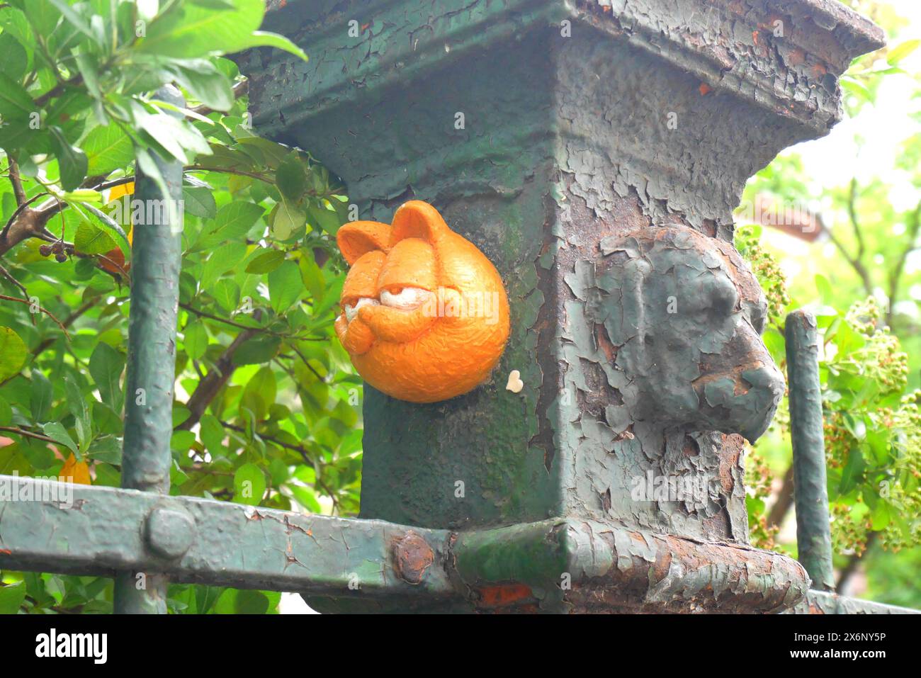 Garfield, a mini statue by Hungarian Ukrainian sculptor Mihaly Kolodko ...