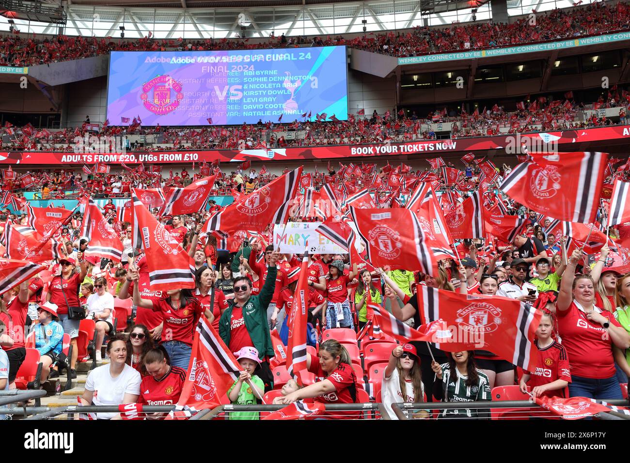 Manchester United women fans Adobe FA Women's Cup final, Manchester ...