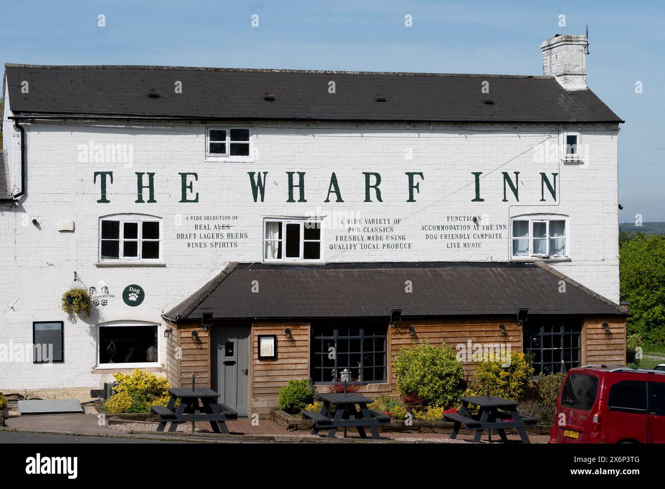 The Wharf Inn, Fenny Compton, Warwickshire, England, UK Stock Photo - Alamy