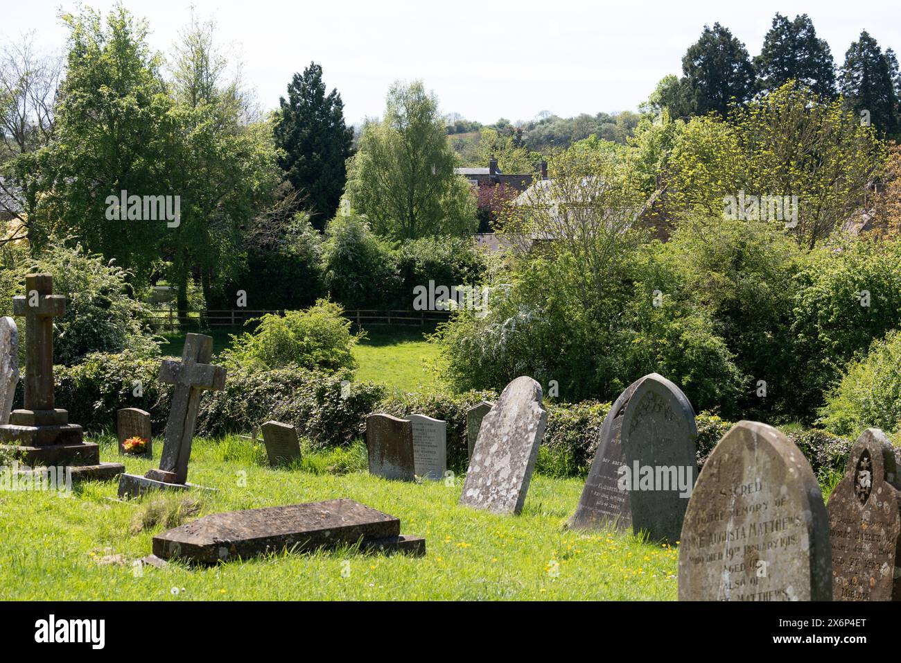 St. Peter and St. Clare churchyard, Fenny Compton, Warwickshire ...