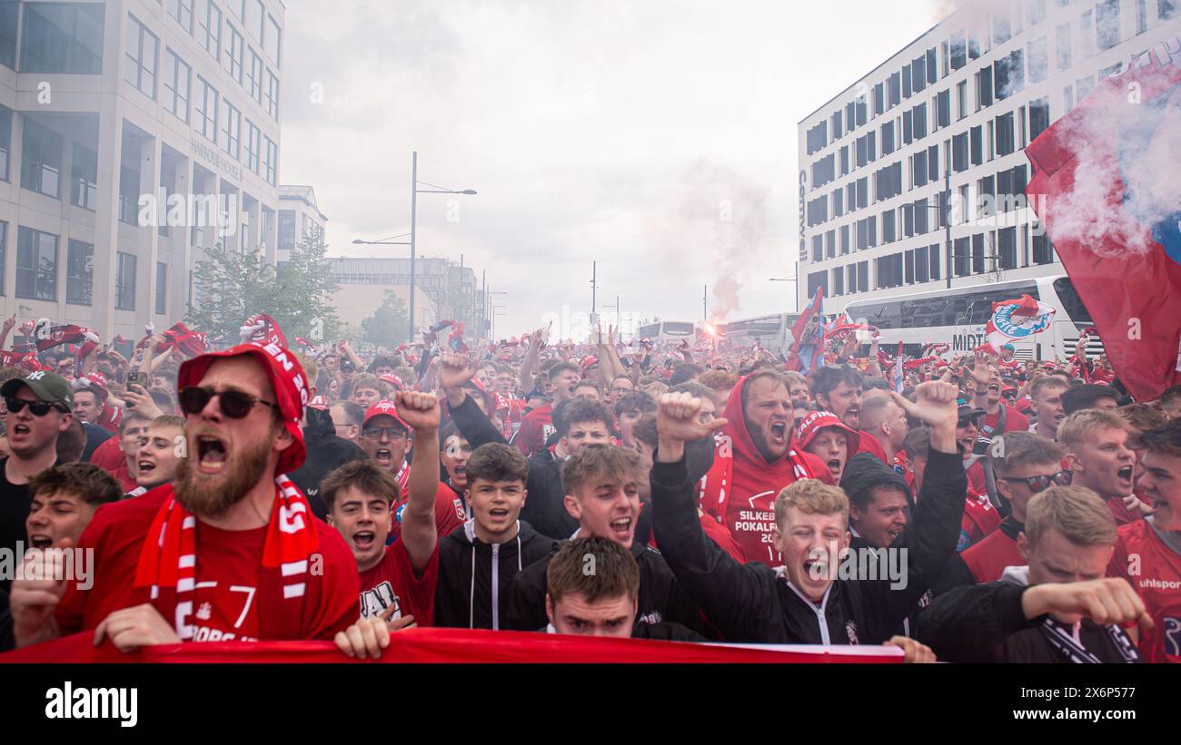 Copenhagen, Denmark. 09th, May 2024. Football fans of Silkeborg IF take ...