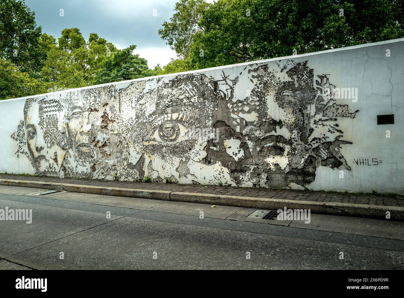 Streat art in Bangkok Thailand made by the Portuguese artist, Vhils ...