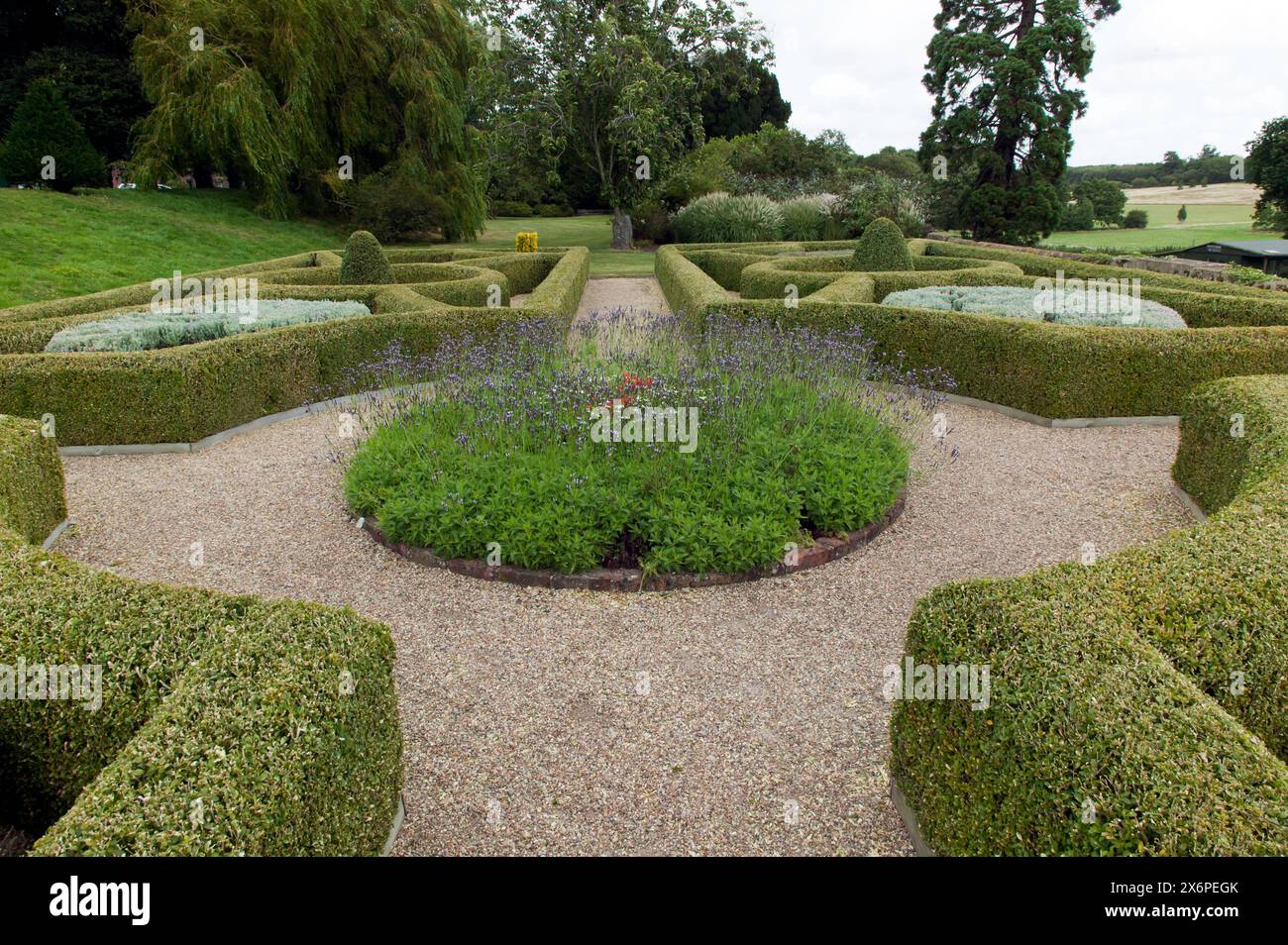 Box parterre hi-res stock photography and images - Alamy