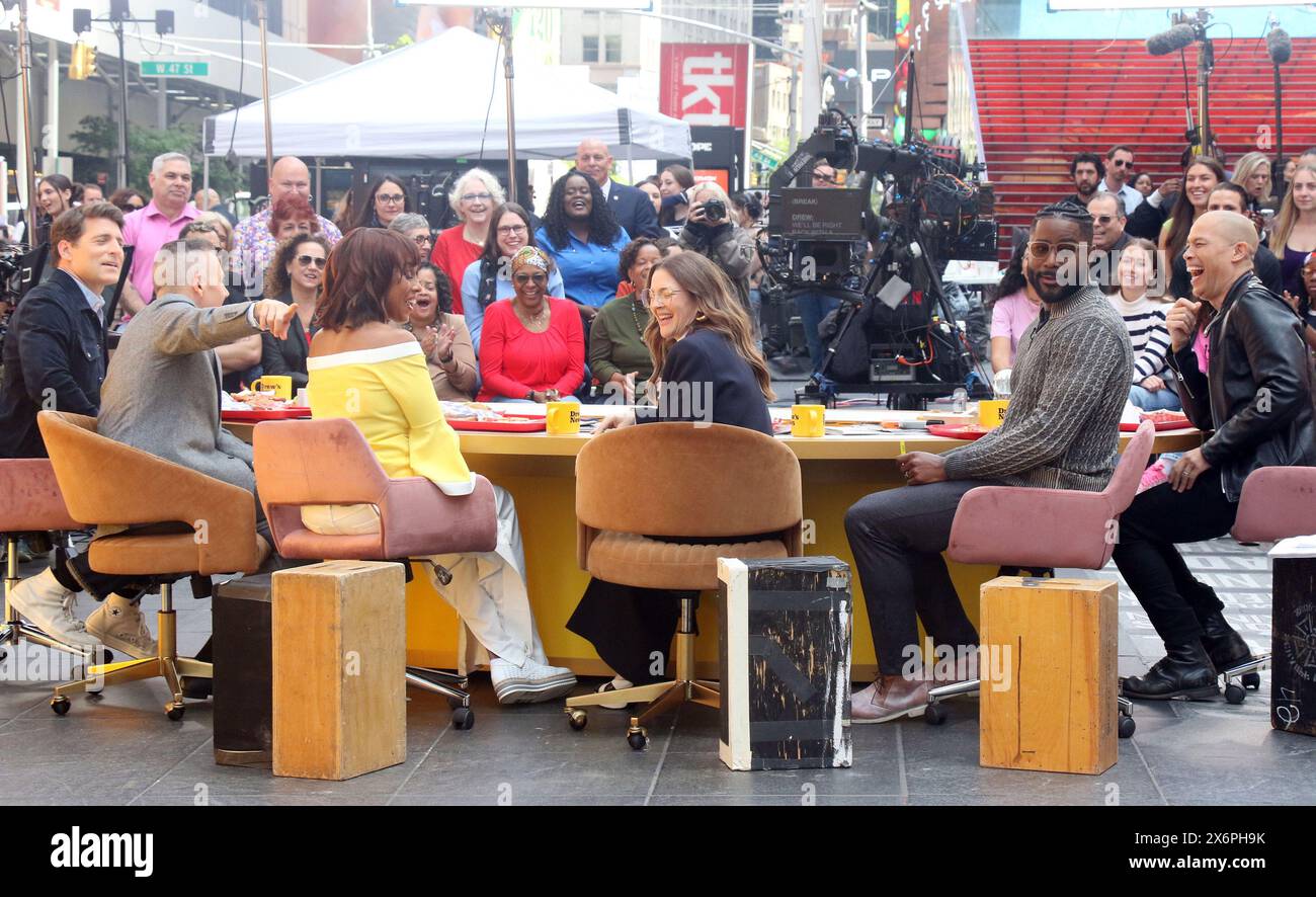 New York, NY, USA. 14th May, 2024. Ross Matthews, Gayle King and Drew ...