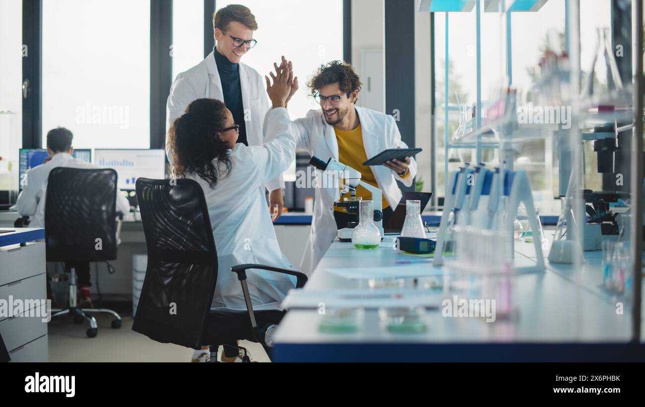 Medical Science Laboratory: Beautiful Black Scientist Discovers New ...