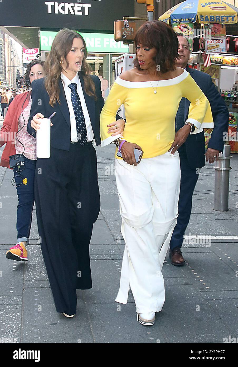 New York, NY, USA. 14th May, 2024. Gayle King and Drew Barrymore on the ...