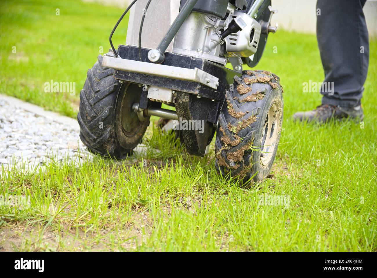 Robotic lawnmower boundary wire hi-res stock photography and images - Alamy
