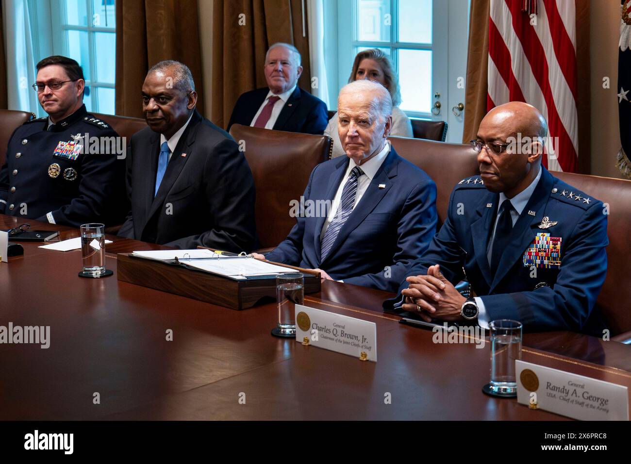 Joe biden cabinet white house hi-res stock photography and images - Alamy