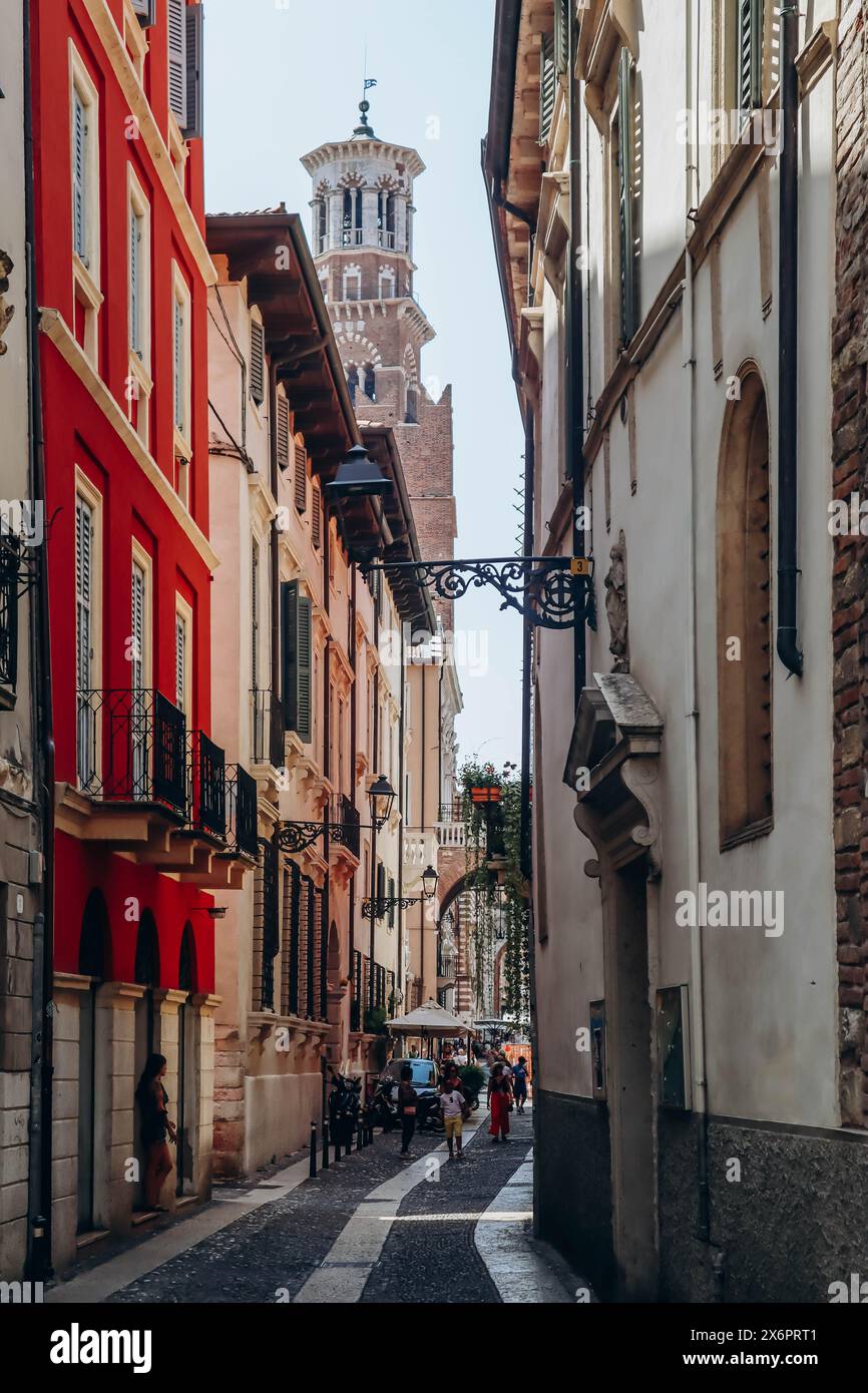 Promenade in verona hi-res stock photography and images - Alamy