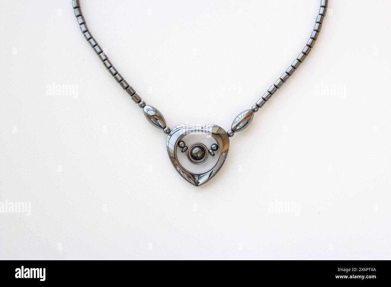 Graphite color black rhodium plating heart shape woman necklace ...